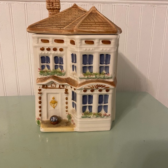 Avon | Kitchen | Avon Charming Ceramic House Cookie Jar | Poshmark